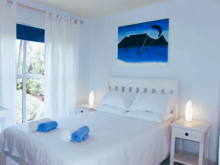 Salty Breeze: 100m2 Retreat *300m To Beach*balcony - Parklands