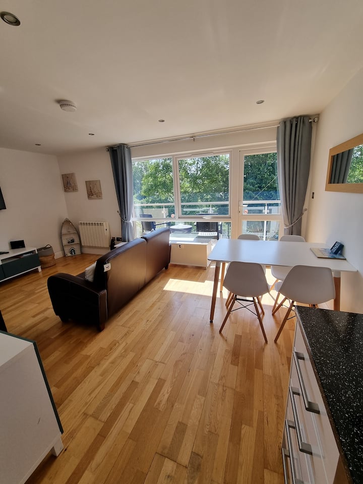 Fantastic Lakeside Apartment - Newquay