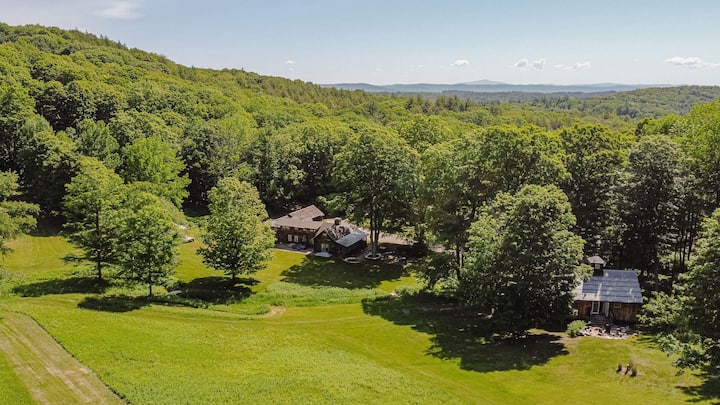 Log Cabin On Maple Sugar Farm - Brattleboro, VT