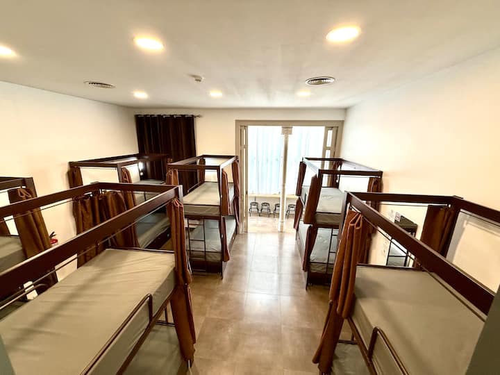 12 Bed Private Room (City Center) - Barcelona