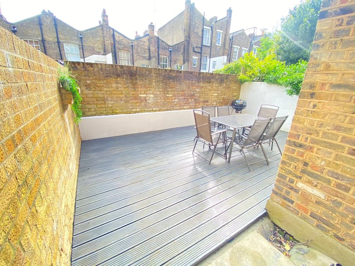 Eurostar & Camden Town 3 Double Bed - King's Cross station - London
