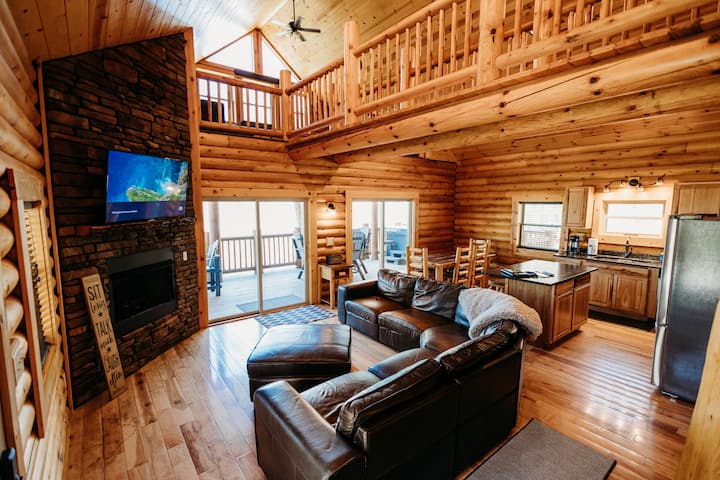 Foxfire Cabin ~ Hocking Hills Cabins & Resort - Logan, OH