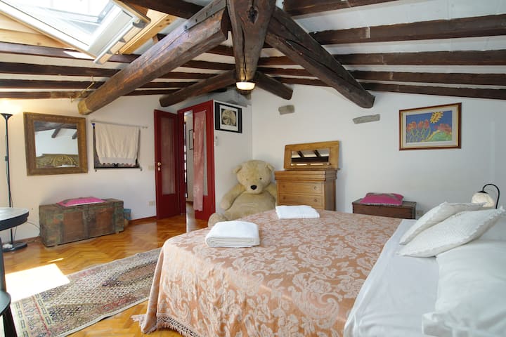 Mamma Orsa-private Attic Room-aircon, Wifi,parquet - Fiesole