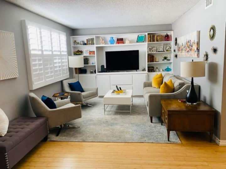 Old Town Villa + 7min Walk To Entertainment Dist. - Scottsdale, AZ