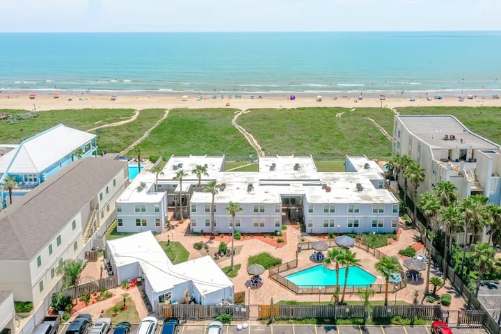 Lp 108 1bd 1bath Oceanfront Condo Sleeps 4 - Isla Blanca Beach, TX