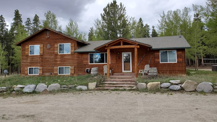 Large House Hot Tub Walk To Town, 30mins To Breck! - Fairplay, CO