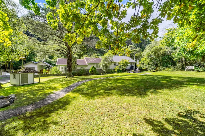 Pinehaven Cottage - Upper Hutt