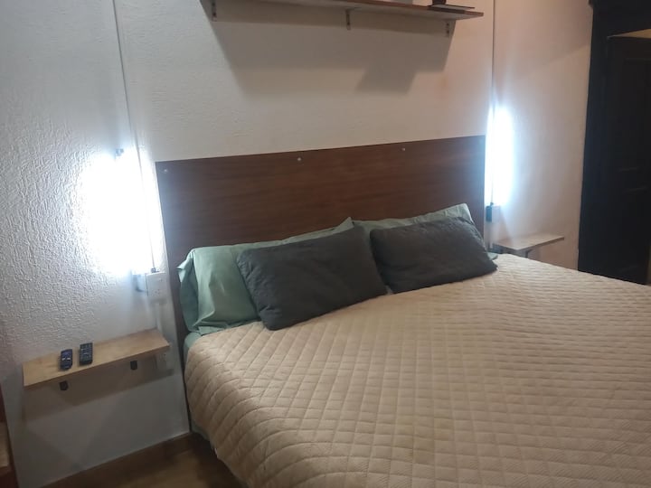 Suite, Entrada Independiente, Excelente Ubicación - Mexico City
