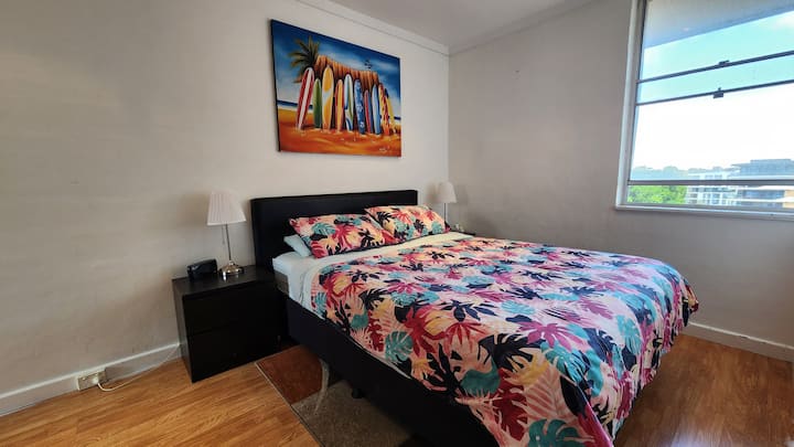 1 Bedroom Apartment, Air Con, Top Floor (510) - Claremont
