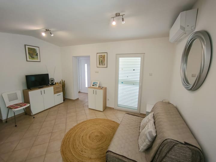 Adorable Family Sea View Getaway In Quiet Place - Pag