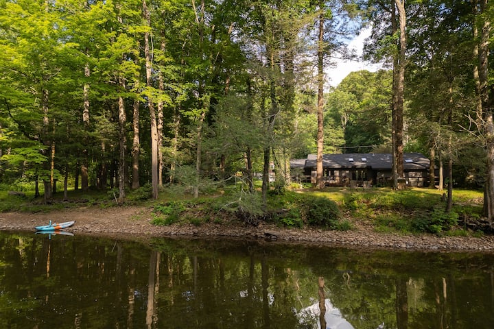 Riverfront Beach, Hot Tub, Firepit, Swimming Hole - Elkins, WV