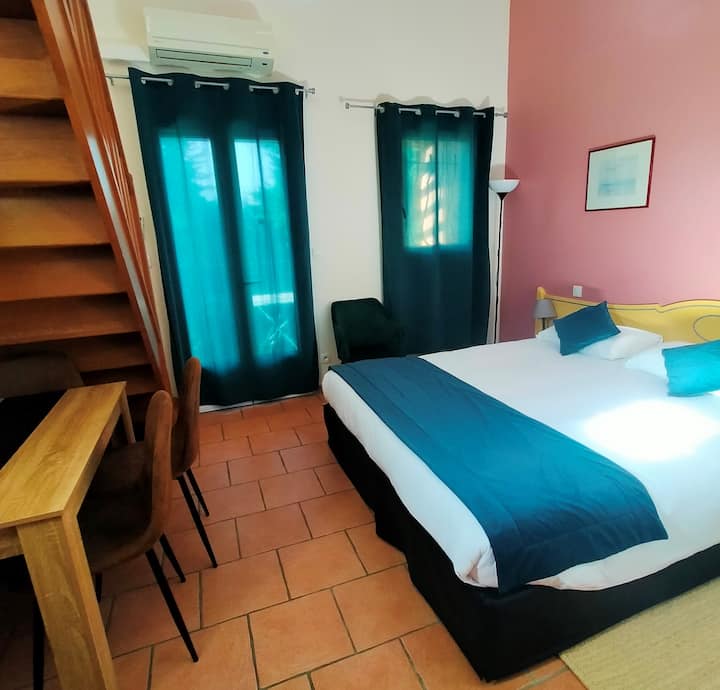 Duplex 5p Avec Balcon Et Vue Piscine - Avignon