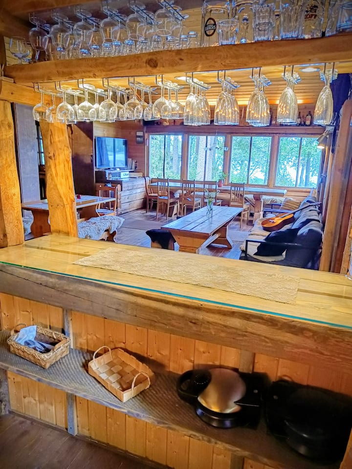 Niemi-kapee Smoke Sauna - A Log House By The Lake - Tampere