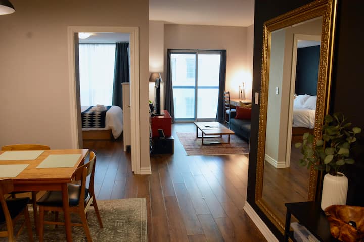 Stylish 1br+gym&parking | Walk To Uhn & Queen West - Toronto