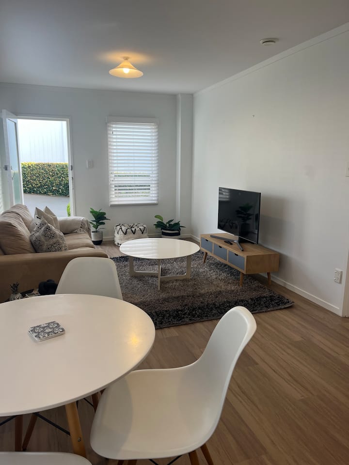 Chez Meadow Self Contained Unit - Auckland