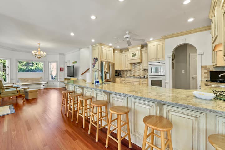 Luxury, Comfort Retreat-close To Charlotte - Belmont, NC