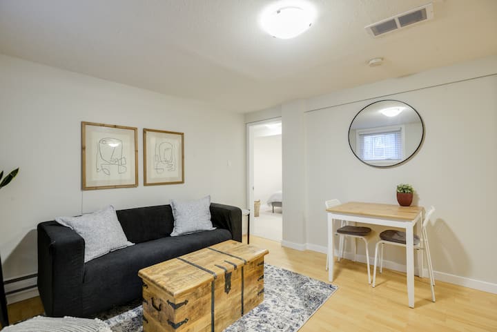 Large Bright & Spacious 1 Bd 1 Ba With Large Yard - 밴쿠버