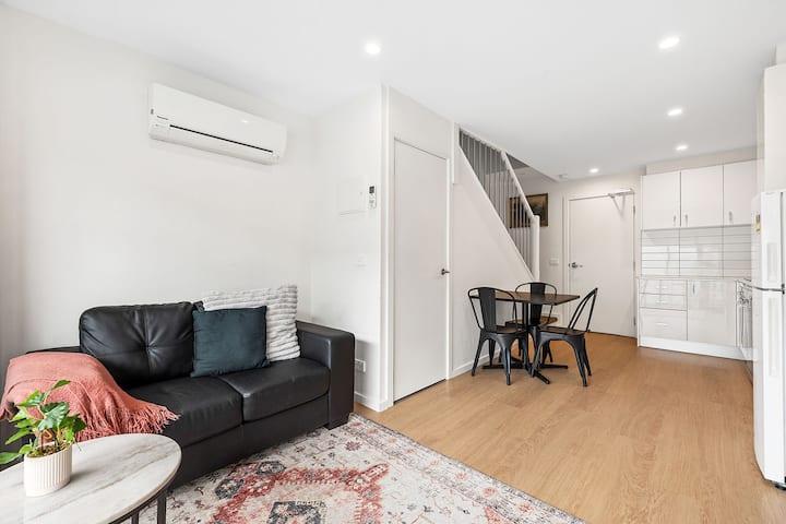 Domi Rentals - The Carlisle Apartments