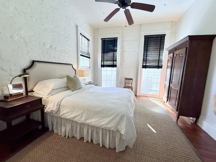 The Library 2 Bed Suite Lower Garden District - Metairie, LA