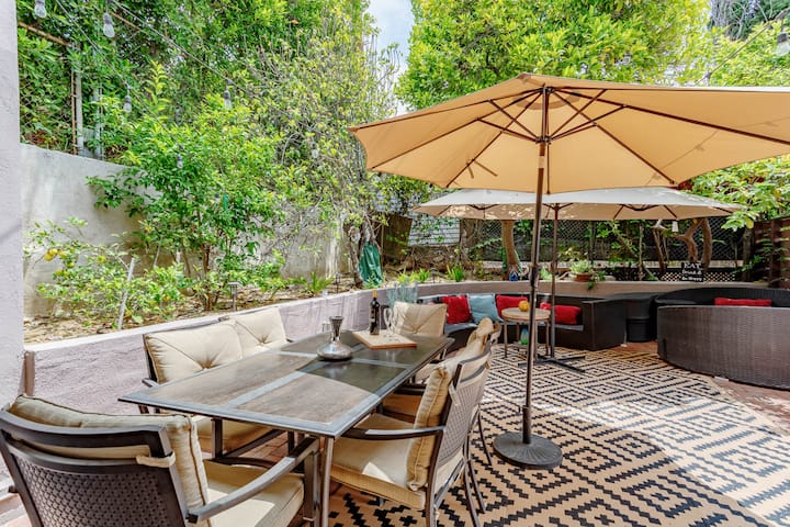 Studio On Sunset Boulevard - Los Angeles, CA