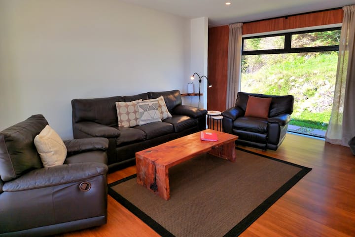 Karamea Granite Creek Eco Retreat Powered By Solar - Karamea