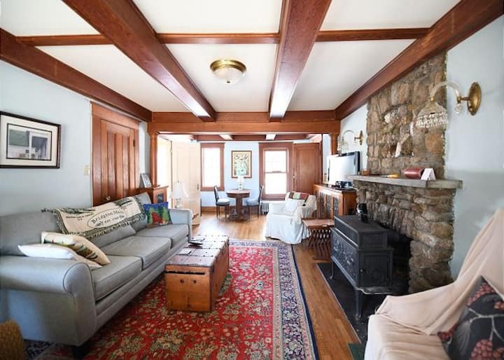 Spacious Maine Farmhouse In The Heart Of Bridgton - Bridgton, ME