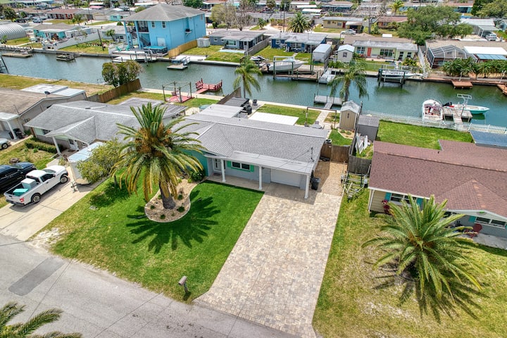 Fabulous Waterfront, Gulf Access Home With Swimspa - Hudson, FL