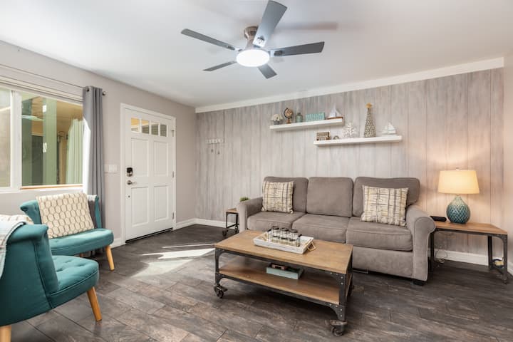 Steps From Ocean Beach Pier, Sand, Shops & Sunset! - Mission Bay, CA