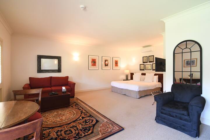 Suite 7 | Pet Friendly $40p/d, P/pet - Alpine