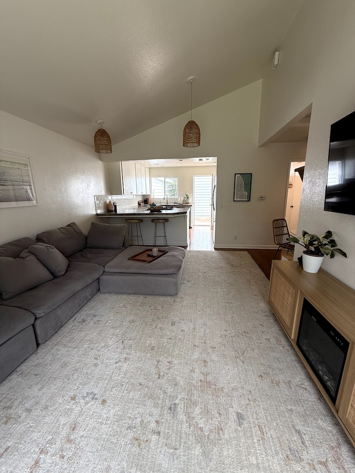 Cozy Beach House In Leucadia With Parking And Yard - Encinitas, CA