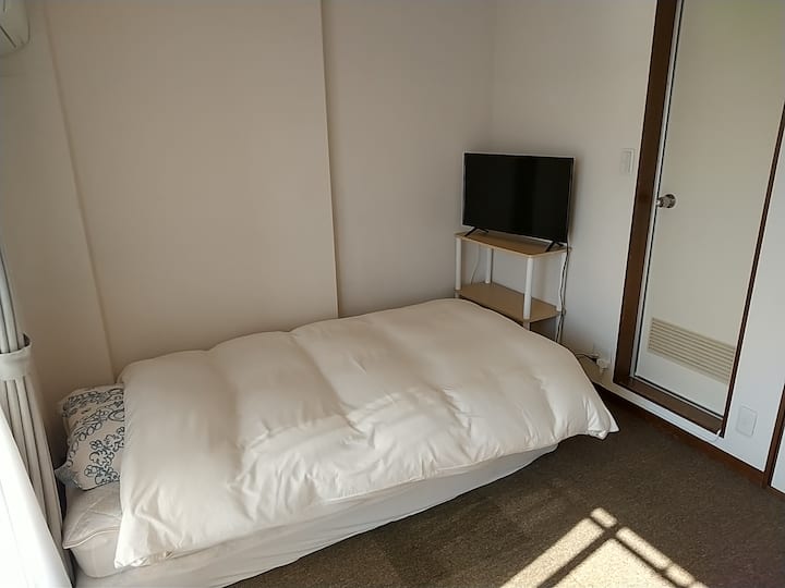 長期滞在がお得!各種割引有り、禁煙ルーム、自転車乗り放題!Wifi完備、隣にコンビニあり、202号室 - Shizuoka