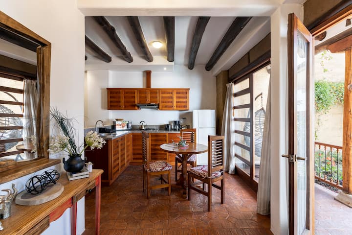 Vintage Vibes & Cozy Comfort Apartment Alpaca - Cuenca
