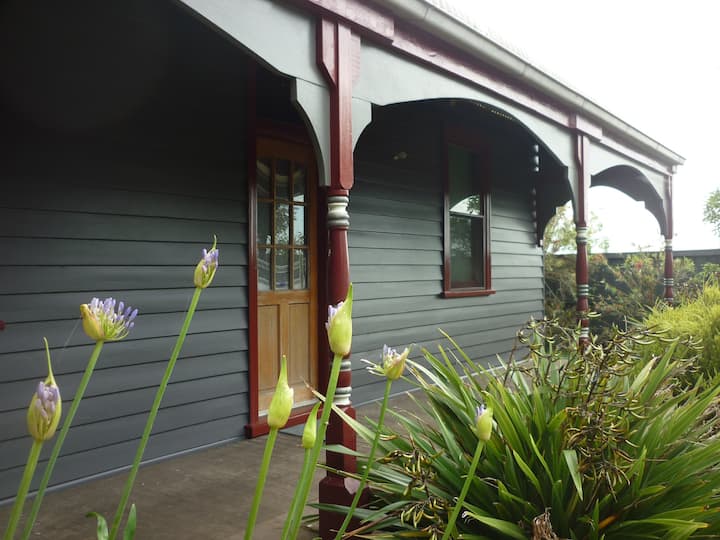 Killarney Farmhouse
Port Fairy & Koroit District - Koroit