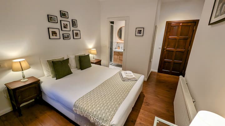Private Double Room With Bathroom And Courtyard - Brüssel
