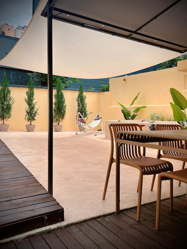 [할인가적용]해운대최고위치@전용야외테라스@도심속50평독채@해운대해변도보2분@bbq가능 - Busan