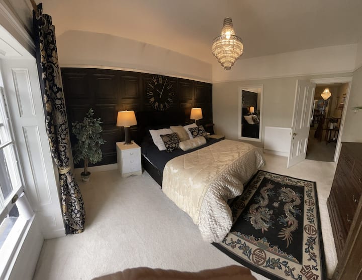 Llangollen (Castle View) Double Bedroom - Llangollen