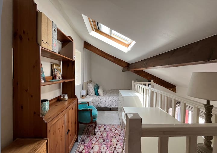 Joli Petit Duplex Lumineux Et Au Calme - Paris