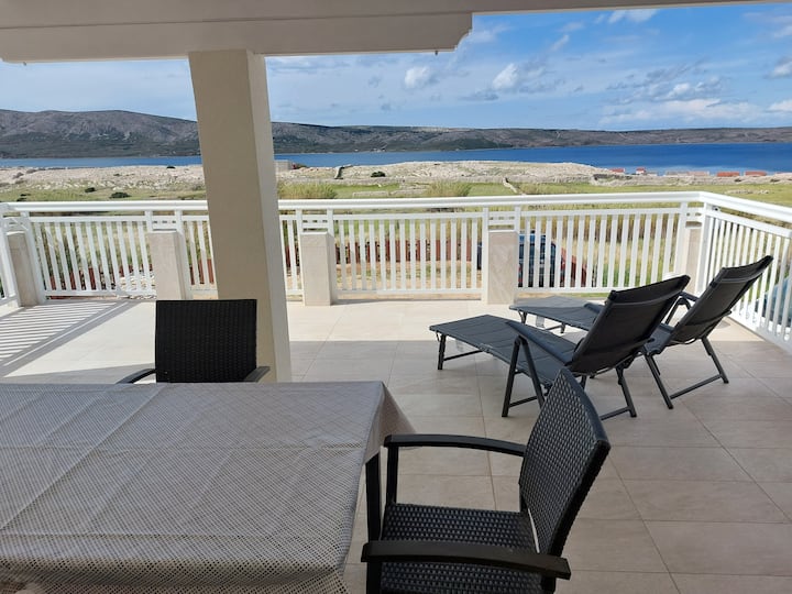 Apartment Pavic 2 Kustici/croatia - Karlobag