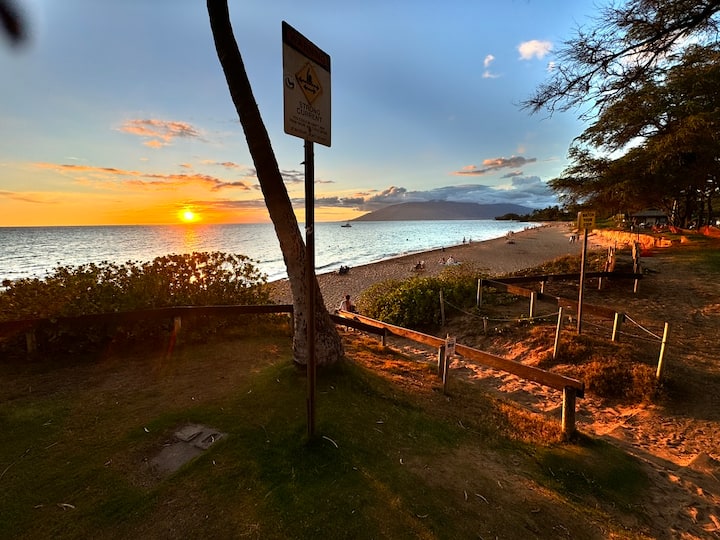 Top Floor/artistic Island Vibes/premier Location! - Kihei, HI