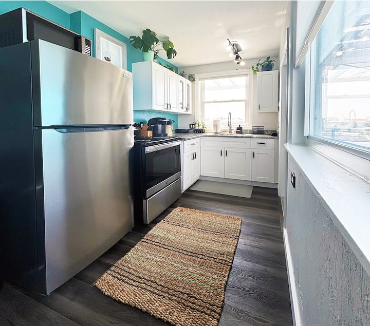 Charming Suite W/ Private Deck Downtown Fmb - Fort Myers Beach, FL
