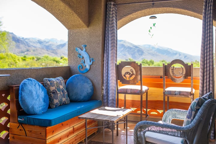 Beautiful Balcony With Mountain View - Catalina Foothills, AZ
