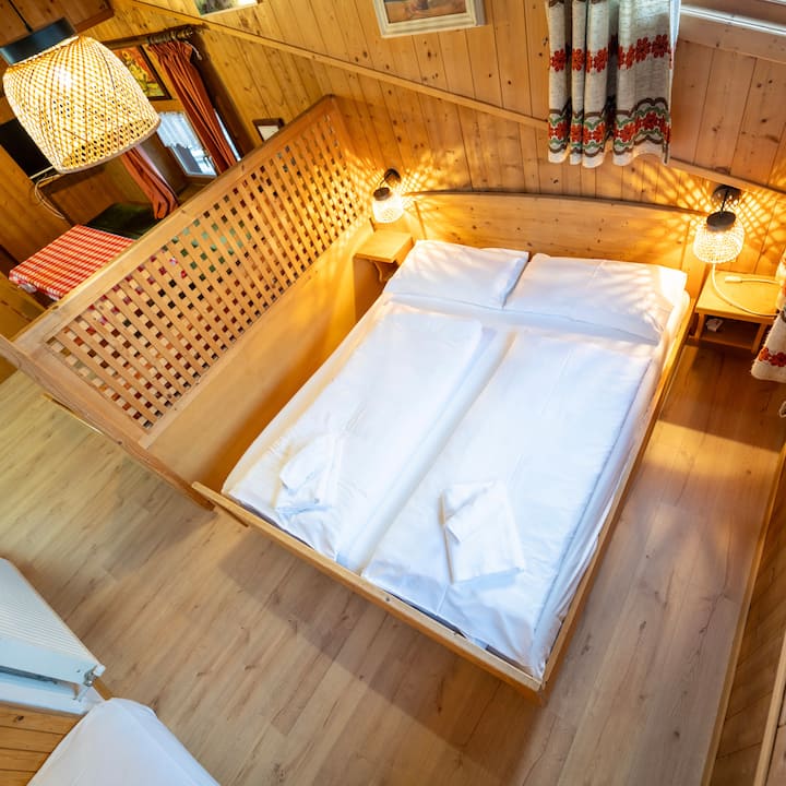 Lustige Hutte-apartment At 100 Mt. From Ski Slopes - Olang
