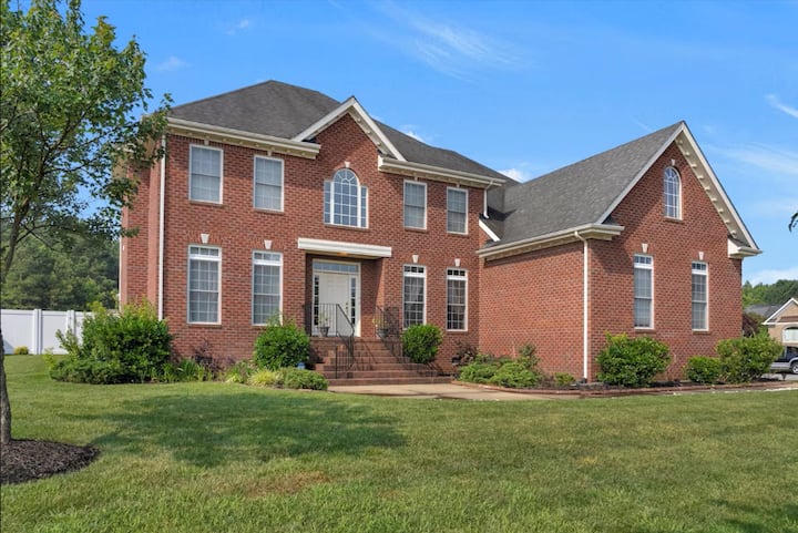 Luxurious Home Near Beaches - Virginia