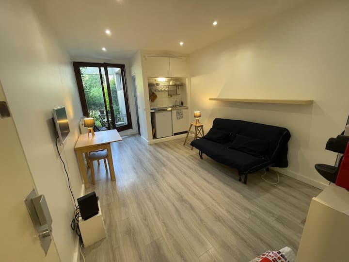 Agréable Studio éQuipé / Cosy Studio Full Equipped - Suresnes