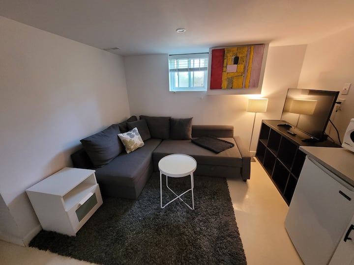 Modern Midtown Apartment - Ontario