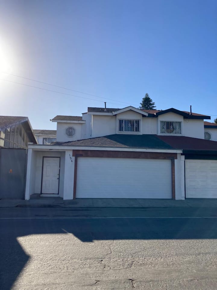 Casa Céntrica En Zona Costera. - Ensenada