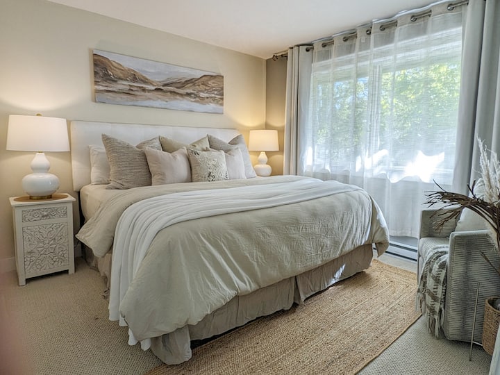 Getaway At The Gorge - Saanich