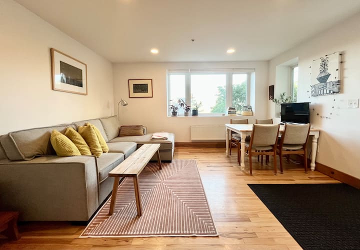 Bright And Cozy Munjoy Hill Neighborhood Apartment - Portland
