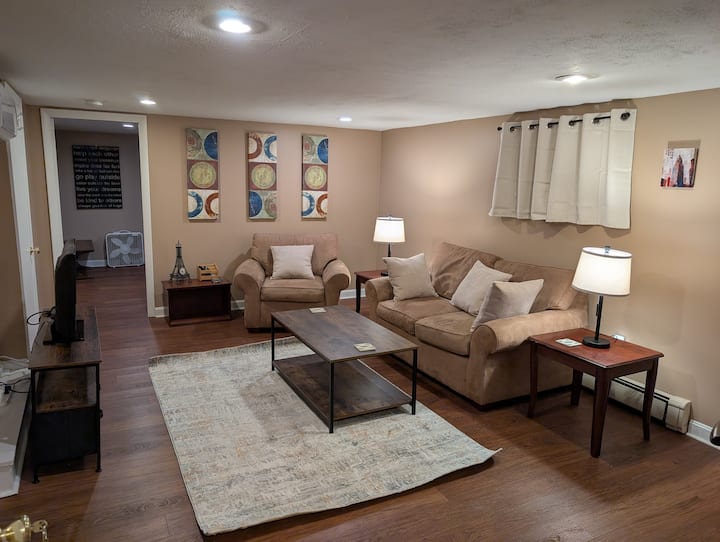First Floor, All The Amenities, Super Convenient - Providence, RI