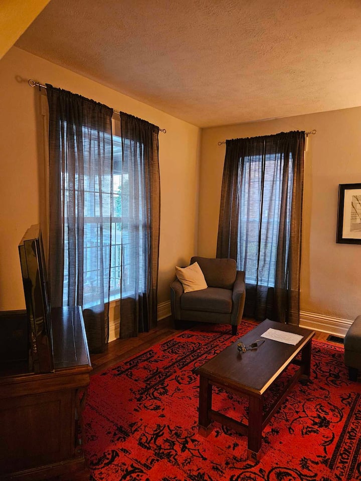 Entire Home Sleeps 8  Close To Presque Isle Beach - Erie, PA